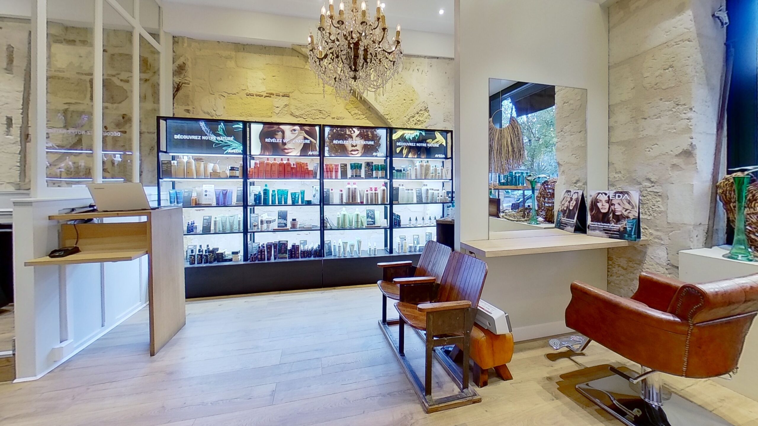 Salon Louca - Photo Maps